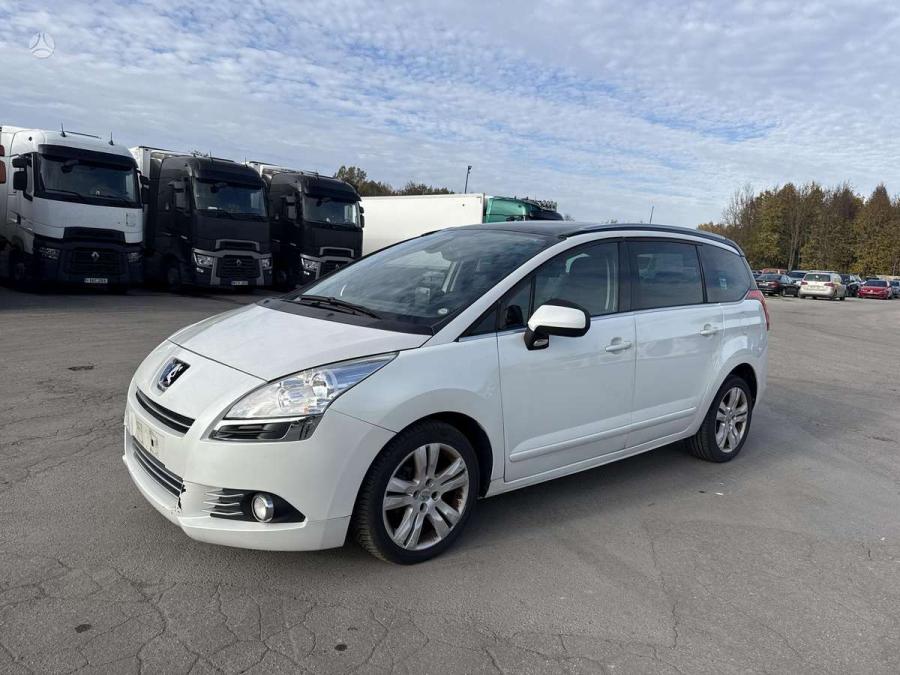 White Peugeot 5008 2011 in Siauliai, with an engine capacity of 1.56 L and mileage of 198 thousand km for 2950 €, photo 3 on AUTOMOTO.COM.LV