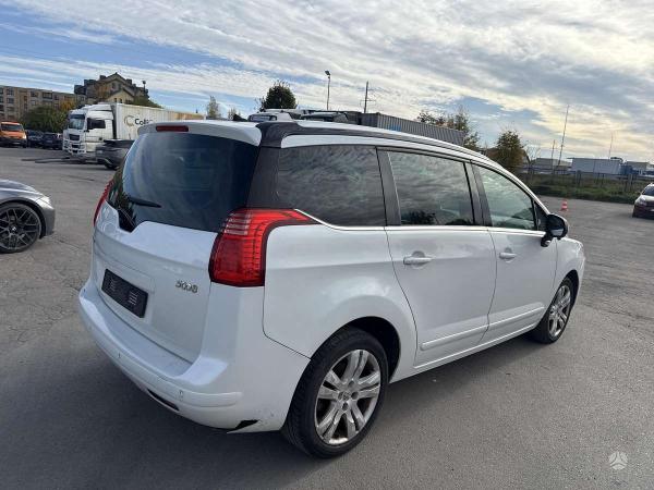 Peugeot 5008 2011 Šauļi vietnē Balts Peugeot 5008 2011 Šauļi, ar dzinēja tilpumu 1.56 L un nobraukumu 198 tūkst. km par 2950 €, foto 5 vietnē AUTOMOTO.COM.LV