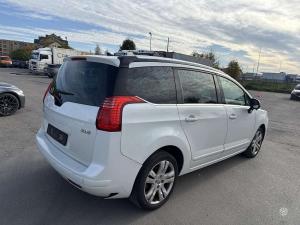 White Peugeot 5008 2011 in Siauliai, with an engine capacity of 1.56 L and mileage of 198 thousand km for 2950 €, photo 5 on AUTOMOTO.COM.LV
