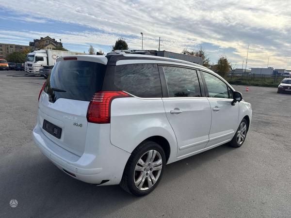 Peugeot 5008 2011 Šauļi vietnē Balts Peugeot 5008 2011 Šauļi, ar dzinēja tilpumu 1.56 L un nobraukumu 198 tūkst. km par 2950 €, foto 6 vietnē AUTOMOTO.COM.LV