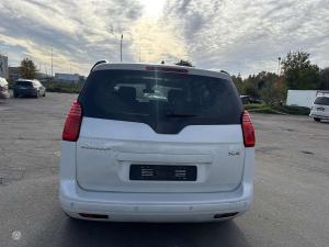White Peugeot 5008 2011 in Siauliai, with an engine capacity of 1.56 L and mileage of 198 thousand km for 2950 €, photo 7 on AUTOMOTO.COM.LV