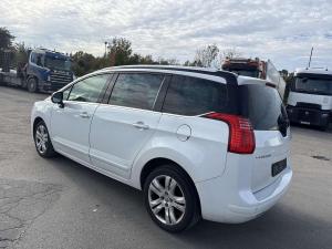 White Peugeot 5008 2011 in Siauliai, with an engine capacity of 1.56 L and mileage of 198 thousand km for 2950 €, photo 8 on AUTOMOTO.COM.LV