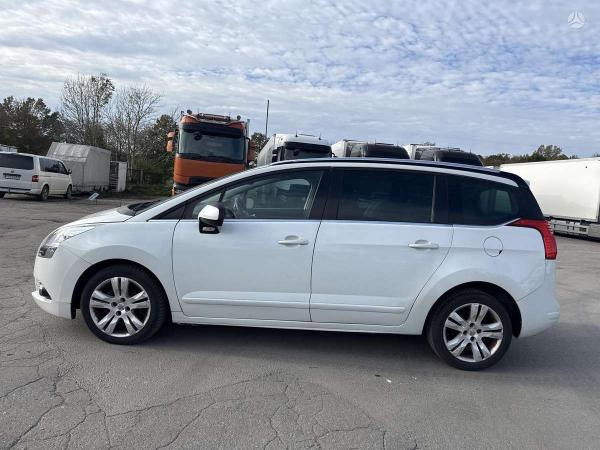Peugeot 5008 2011 Šauļi vietnē Balts Peugeot 5008 2011 Šauļi, ar dzinēja tilpumu 1.56 L un nobraukumu 198 tūkst. km par 2950 €, foto 9 vietnē AUTOMOTO.COM.LV