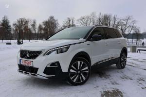 Balts Peugeot 5008 2017 Alīta, ar dzinēja tilpumu 1.20 L un nobraukumu 197 tūkst. km par 10600 €, foto  vietnē AUTOMOTO.COM.LV