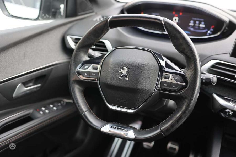 Balts Peugeot 5008 2017 Alīta, ar dzinēja tilpumu 1.20 L un nobraukumu 197 tūkst. km par 10600 €, foto 12 vietnē AUTOMOTO.COM.LV