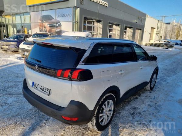 White Peugeot 5008 2017 in Riga, with an engine capacity of 1.60 L and mileage of 146 thousand km for 14200 €, photo 2 on AUTOMOTO.COM.LV