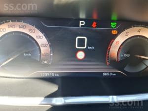 White Peugeot 5008 2017 in Jelgava, with an engine capacity of 1.60 L and mileage of 0 thousand km for 14990 €, photo 3 on AUTOMOTO.COM.LV