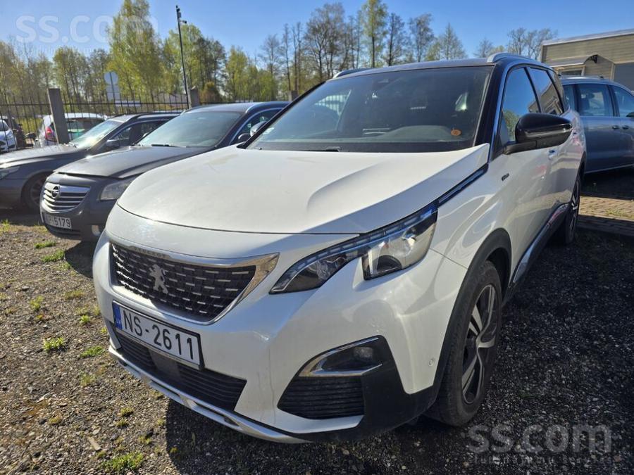 White Peugeot 5008 2017 in Riga, with an engine capacity of 1.60 L and mileage of 0 thousand km for 11000 €, photo 1 on AUTOMOTO.COM.LV