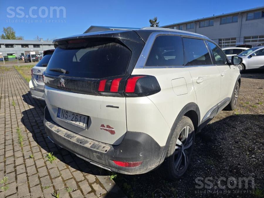 White Peugeot 5008 2017 in Riga, with an engine capacity of 1.60 L and mileage of 0 thousand km for 11000 €, photo 4 on AUTOMOTO.COM.LV