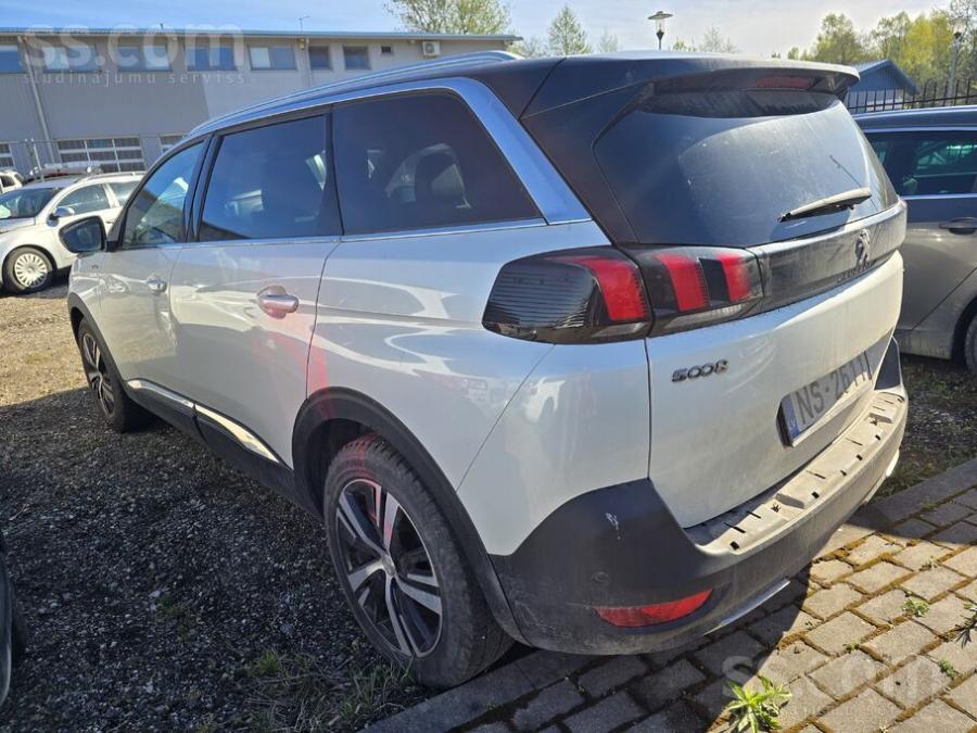White Peugeot 5008 2017 in Riga, with an engine capacity of 1.60 L and mileage of 0 thousand km for 11000 €, photo 5 on AUTOMOTO.COM.LV