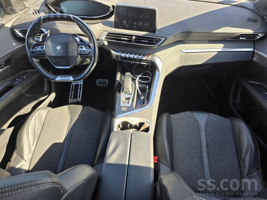 White Peugeot 5008 2017 in Riga, with an engine capacity of 1.60 L and mileage of 0 thousand km for 11000 €, photo 7 on AUTOMOTO.COM.LV