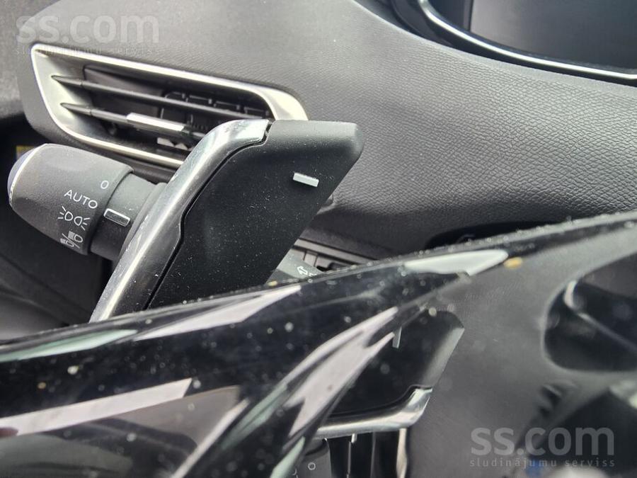 White Peugeot 5008 2017 in Riga, with an engine capacity of 1.60 L and mileage of 0 thousand km for 11000 €, photo 16 on AUTOMOTO.COM.LV