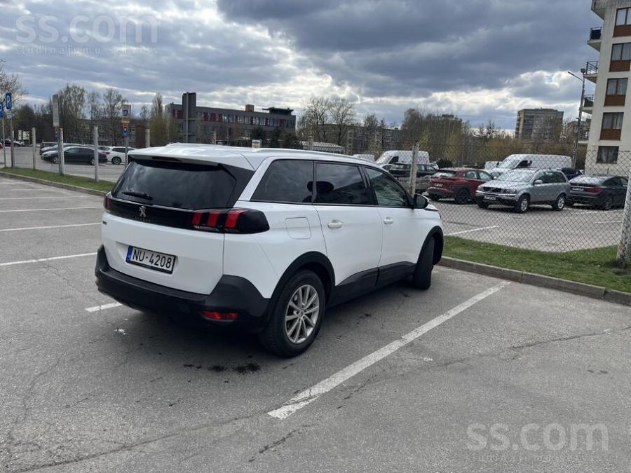 White Peugeot 5008 2017 in Riga, with an engine capacity of 1.60 L and mileage of 210 thousand km for 10500 €, photo 3 on AUTOMOTO.COM.LV
