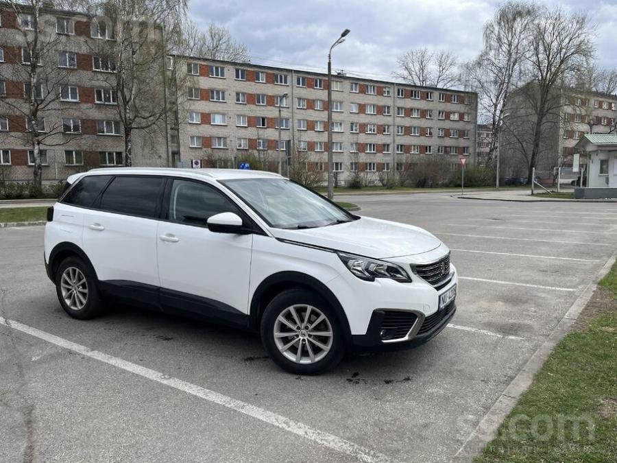 White Peugeot 5008 2017 in Riga, with an engine capacity of 1.60 L and mileage of 210 thousand km for 10500 €, photo 4 on AUTOMOTO.COM.LV