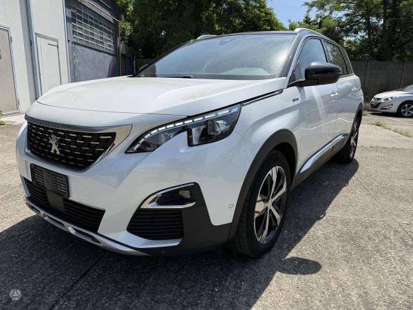 White Peugeot 5008 2017 in Siauliai, with an engine capacity of 2.00 L and mileage of 182 thousand km for 12800 €, photo 1 on AUTOMOTO.COM.LV