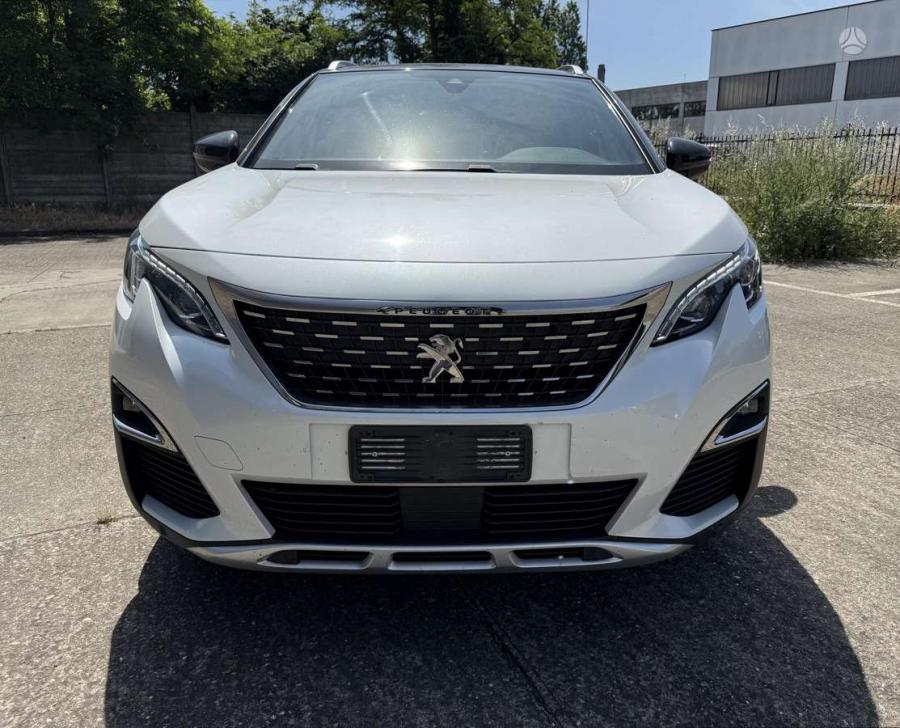 White Peugeot 5008 2017 in Siauliai, with an engine capacity of 2.00 L and mileage of 182 thousand km for 12800 €, photo 3 on AUTOMOTO.COM.LV