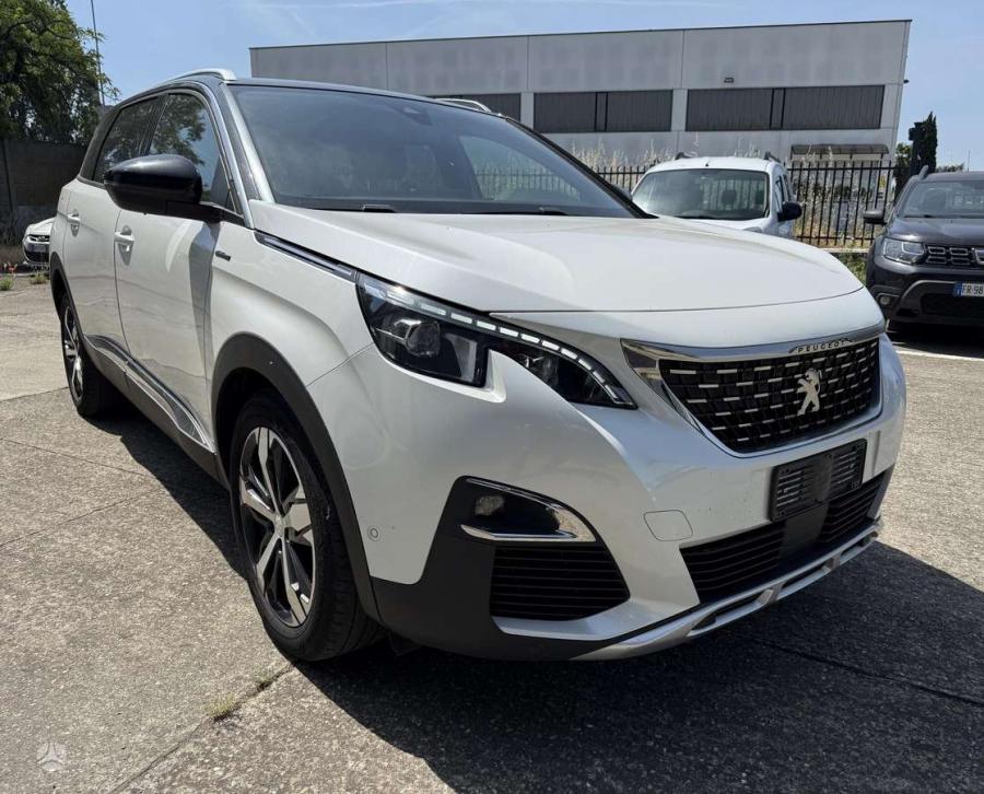 White Peugeot 5008 2017 in Siauliai, with an engine capacity of 2.00 L and mileage of 182 thousand km for 12800 €, photo 4 on AUTOMOTO.COM.LV