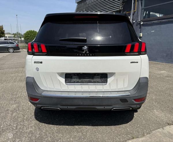 White Peugeot 5008 2017 in Siauliai, with an engine capacity of 2.00 L and mileage of 182 thousand km for 12800 €, photo 5 on AUTOMOTO.COM.LV