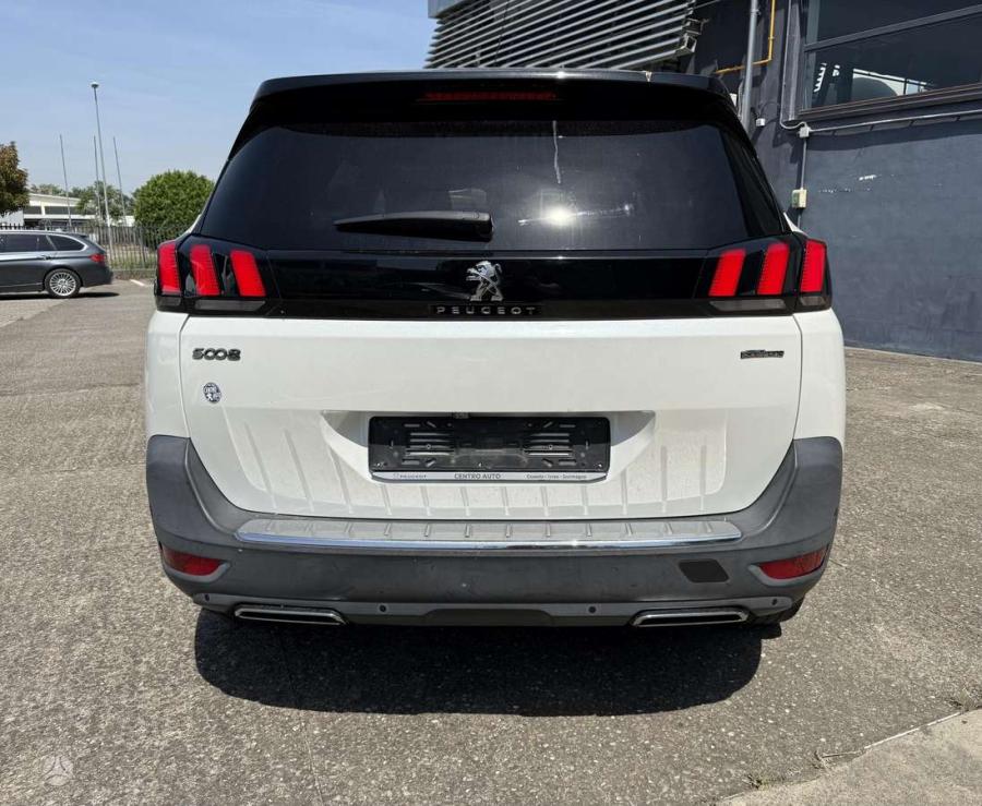 White Peugeot 5008 2017 in Siauliai, with an engine capacity of 2.00 L and mileage of 182 thousand km for 12800 €, photo 6 on AUTOMOTO.COM.LV