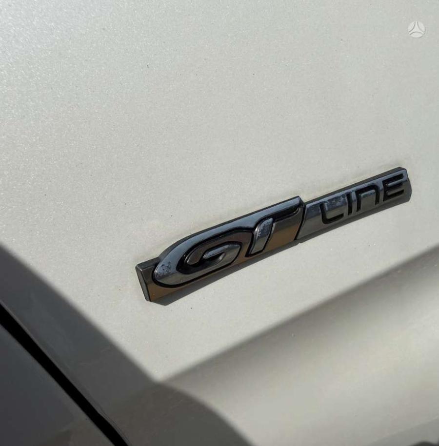White Peugeot 5008 2017 in Siauliai, with an engine capacity of 2.00 L and mileage of 182 thousand km for 12800 €, photo 8 on AUTOMOTO.COM.LV