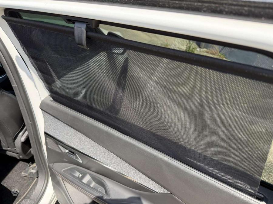 White Peugeot 5008 2017 in Siauliai, with an engine capacity of 2.00 L and mileage of 182 thousand km for 12800 €, photo 16 on AUTOMOTO.COM.LV