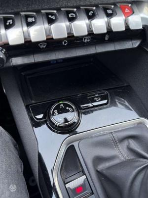 White Peugeot 5008 2017 in Siauliai, with an engine capacity of 2.00 L and mileage of 182 thousand km for 12800 €, photo 20 on AUTOMOTO.COM.LV