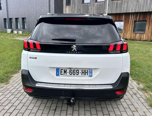 White Peugeot 5008 2017 in Taurage, with an engine capacity of 2.00 L and mileage of 185 thousand km for 12200 €, photo 3 on AUTOMOTO.COM.LV