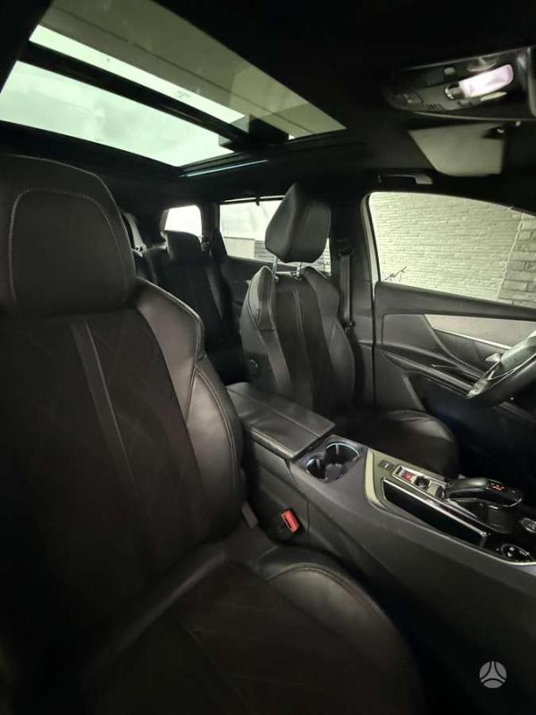 White Peugeot 5008 2017 in Kaunas, with an engine capacity of 2.00 L and mileage of 285 thousand km for 13600 €, photo 8 on AUTOMOTO.COM.LV