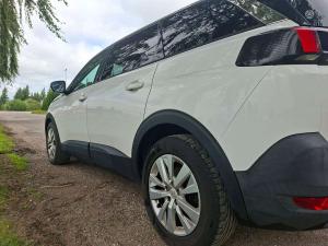 White Peugeot 5008 2017 in Marijampole, with an engine capacity of 1.56 L and mileage of 260 thousand km for 6850 €, photo 7 on AUTOMOTO.COM.LV