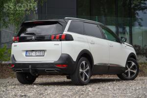 White Peugeot 5008 2017 in Riga, with an engine capacity of 2.00 L and mileage of 191 thousand km for 12990 €, photo 8 on AUTOMOTO.COM.LV