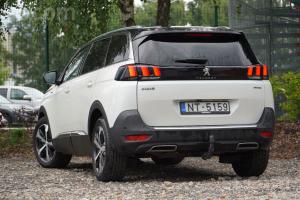 White Peugeot 5008 2017 in Riga, with an engine capacity of 2.00 L and mileage of 191 thousand km for 12990 €, photo 10 on AUTOMOTO.COM.LV