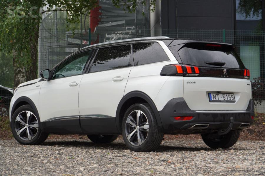 White Peugeot 5008 2017 in Riga, with an engine capacity of 2.00 L and mileage of 191 thousand km for 12990 €, photo 11 on AUTOMOTO.COM.LV