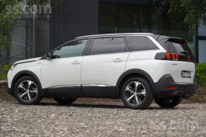 White Peugeot 5008 2017 in Riga, with an engine capacity of 2.00 L and mileage of 191 thousand km for 12990 €, photo 12 on AUTOMOTO.COM.LV
