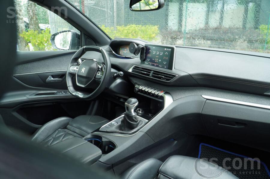 White Peugeot 5008 2017 in Riga, with an engine capacity of 2.00 L and mileage of 191 thousand km for 12990 €, photo 13 on AUTOMOTO.COM.LV