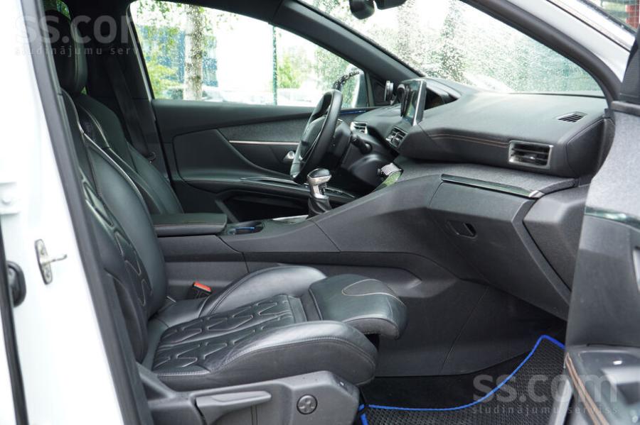 White Peugeot 5008 2017 in Riga, with an engine capacity of 2.00 L and mileage of 191 thousand km for 12990 €, photo 14 on AUTOMOTO.COM.LV