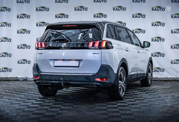 White Peugeot 5008 2017 in Kaunas, with an engine capacity of 1.60 L and mileage of 223 thousand km for 14500 €, photo 3 on AUTOMOTO.COM.LV