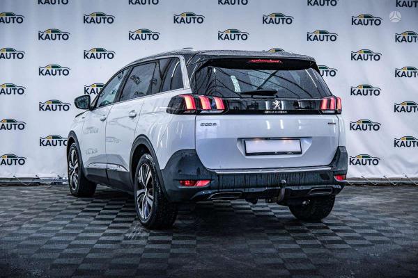 White Peugeot 5008 2017 in Kaunas, with an engine capacity of 1.60 L and mileage of 223 thousand km for 14500 €, photo 4 on AUTOMOTO.COM.LV