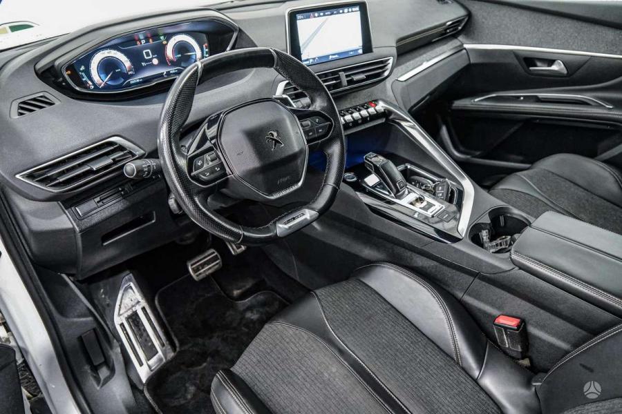 White Peugeot 5008 2017 in Kaunas, with an engine capacity of 1.60 L and mileage of 223 thousand km for 14500 €, photo 6 on AUTOMOTO.COM.LV