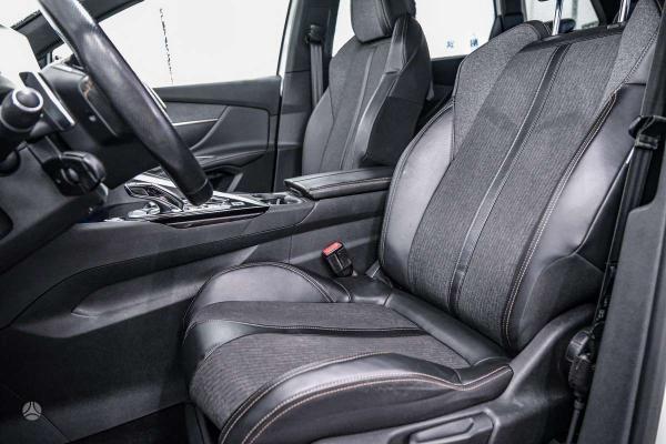 White Peugeot 5008 2017 in Kaunas, with an engine capacity of 1.60 L and mileage of 223 thousand km for 14500 €, photo 6 on AUTOMOTO.COM.LV