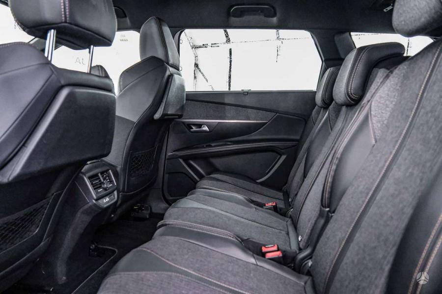 White Peugeot 5008 2017 in Kaunas, with an engine capacity of 1.60 L and mileage of 223 thousand km for 14500 €, photo 10 on AUTOMOTO.COM.LV