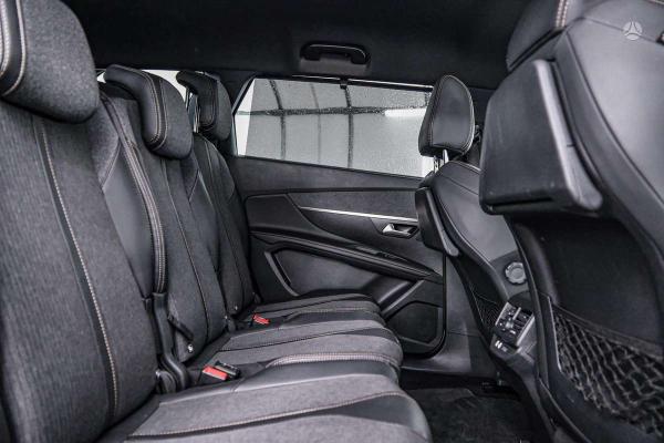 White Peugeot 5008 2017 in Kaunas, with an engine capacity of 1.60 L and mileage of 223 thousand km for 14500 €, photo 10 on AUTOMOTO.COM.LV