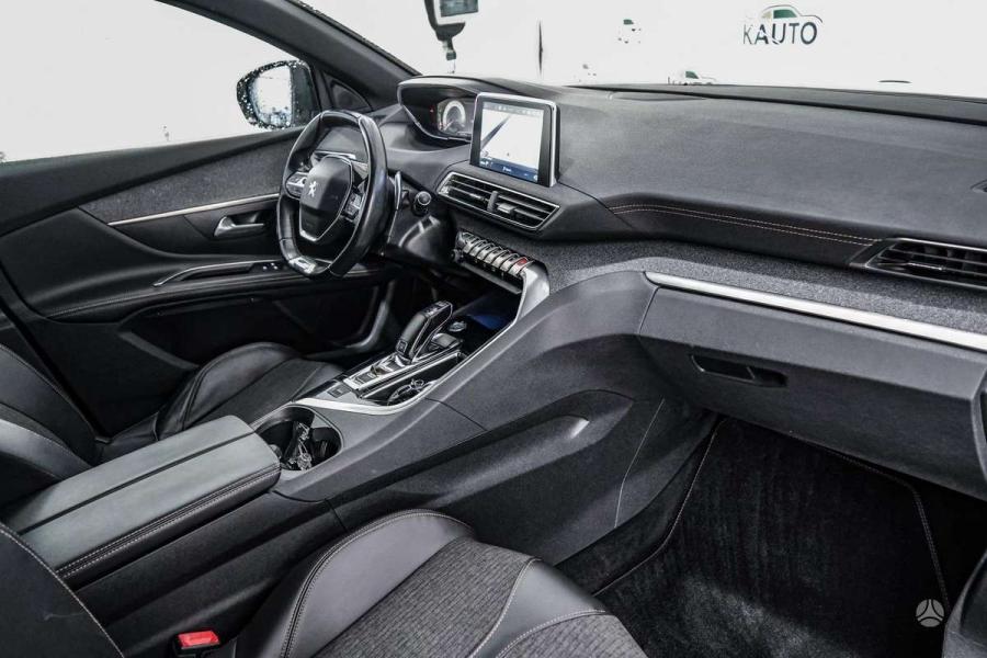 White Peugeot 5008 2017 in Kaunas, with an engine capacity of 1.60 L and mileage of 223 thousand km for 14500 €, photo 12 on AUTOMOTO.COM.LV