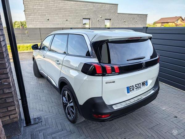 Peugeot 5008 2017 in Taurage on AUTOMOTO.COM.LV White Peugeot 5008 2017 in Taurage, with an engine capacity of 1.56 L and mileage of 245 thousand km for 9600 €, photo 4 on AUTOMOTO.COM.LV