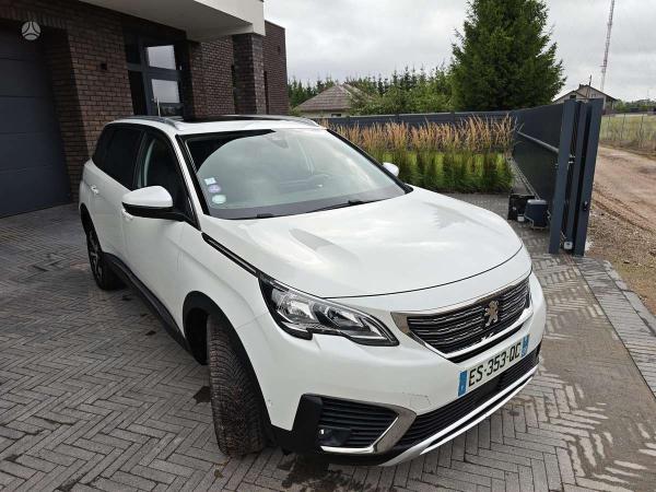 White Peugeot 5008 2017 in Taurage, with an engine capacity of 1.20 L and mileage of 112 thousand km for 8950 €, photo 3 on AUTOMOTO.COM.LV