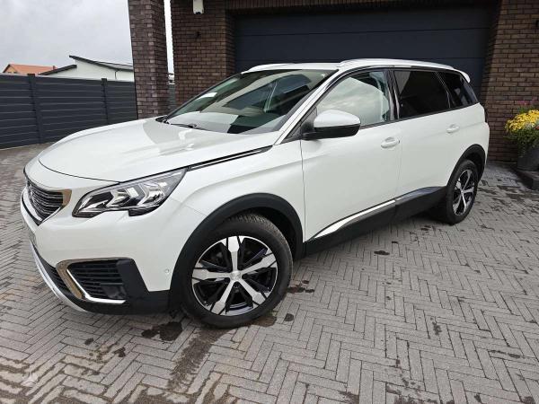 White Peugeot 5008 2017 in Taurage, with an engine capacity of 1.20 L and mileage of 112 thousand km for 8950 €, photo 4 on AUTOMOTO.COM.LV