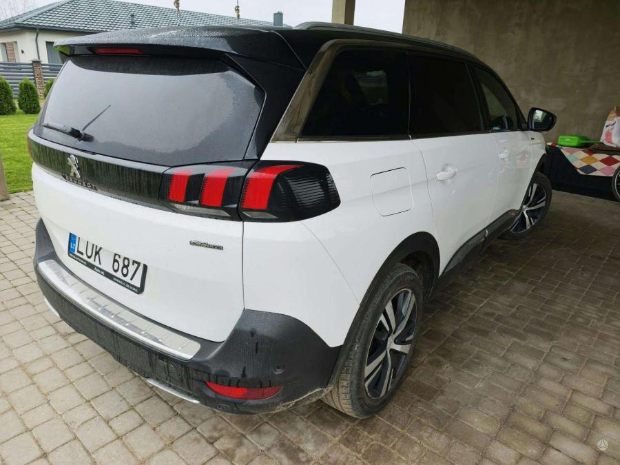 White Peugeot 5008 2017 in Kaunas, with an engine capacity of 1.56 L and mileage of 300 thousand km for 11000 €, photo 4 on AUTOMOTO.COM.LV
