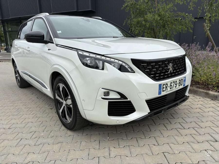 White Peugeot 5008 2018 in Kaunas, with an engine capacity of 2.00 L and mileage of 209 thousand km for 15500 €, photo 3 on AUTOMOTO.COM.LV