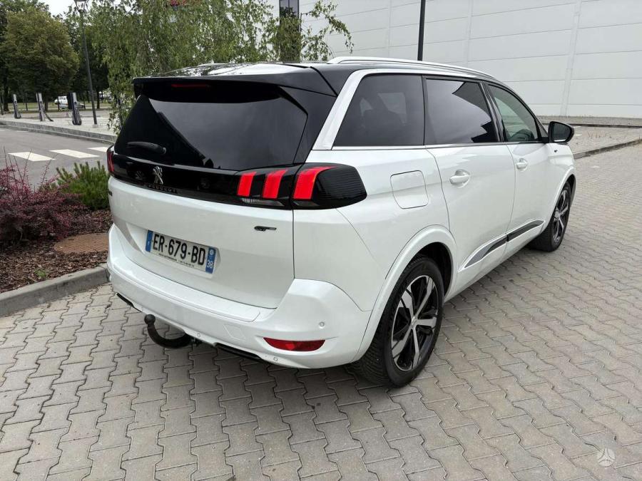 White Peugeot 5008 2018 in Kaunas, with an engine capacity of 2.00 L and mileage of 209 thousand km for 15500 €, photo 5 on AUTOMOTO.COM.LV