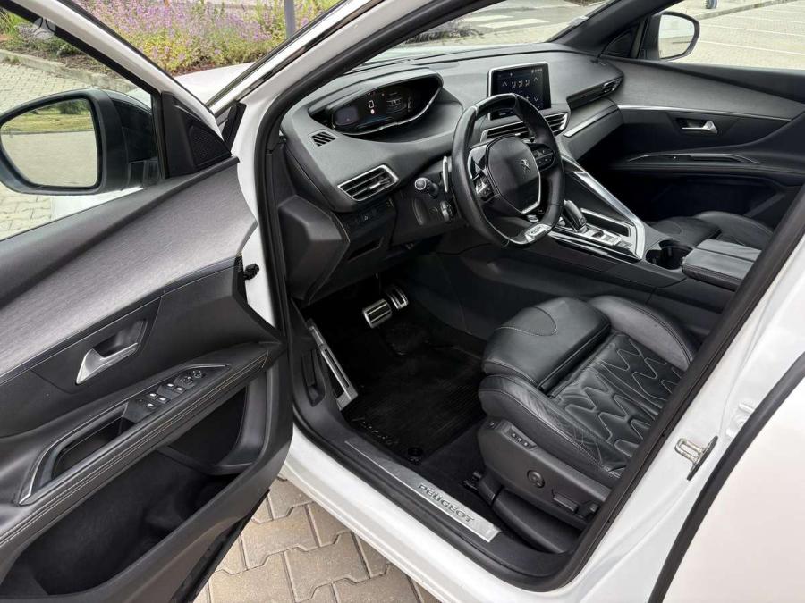 White Peugeot 5008 2018 in Kaunas, with an engine capacity of 2.00 L and mileage of 209 thousand km for 15500 €, photo 11 on AUTOMOTO.COM.LV