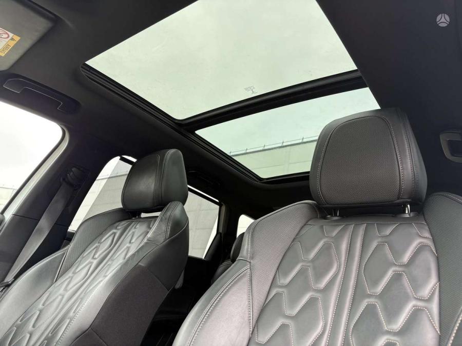 White Peugeot 5008 2018 in Kaunas, with an engine capacity of 2.00 L and mileage of 209 thousand km for 15500 €, photo 14 on AUTOMOTO.COM.LV